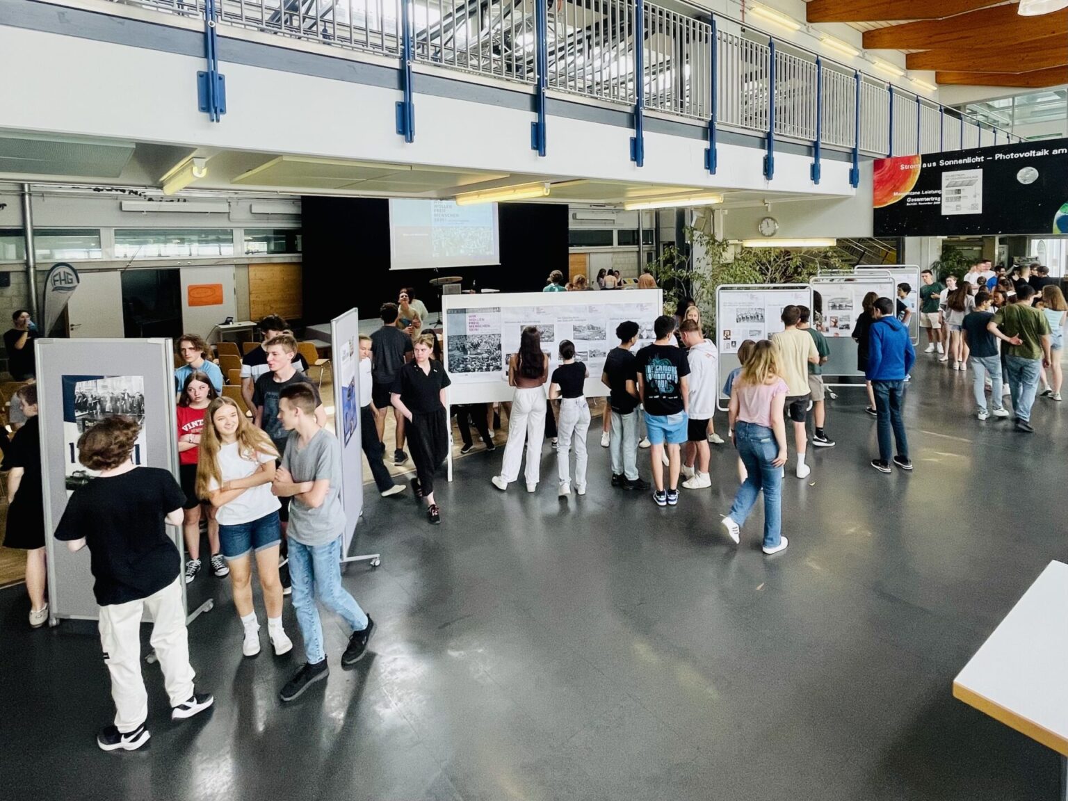Friedrich-Hecker-Gymnasium Radolfzell – – die aktive Schule am See
