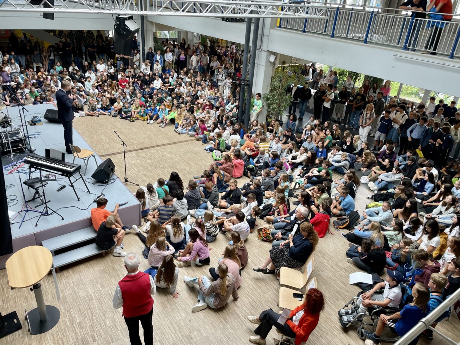 Friedrich-Hecker-Gymnasium Radolfzell – – die aktive Schule am See